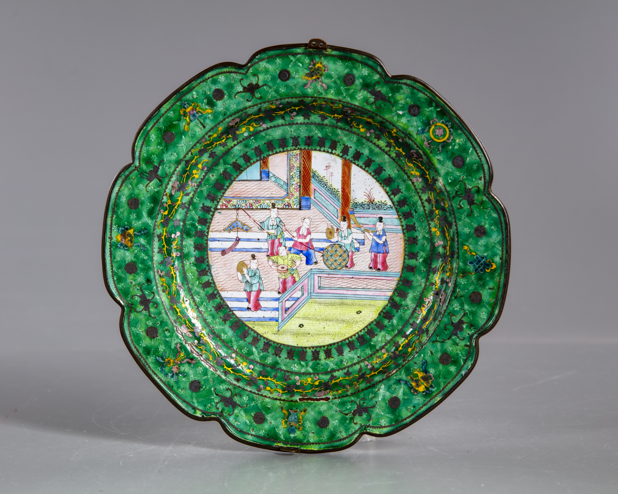 A Chinese canton enamel dish | OAA A Chinese canton enamel dish | OAA