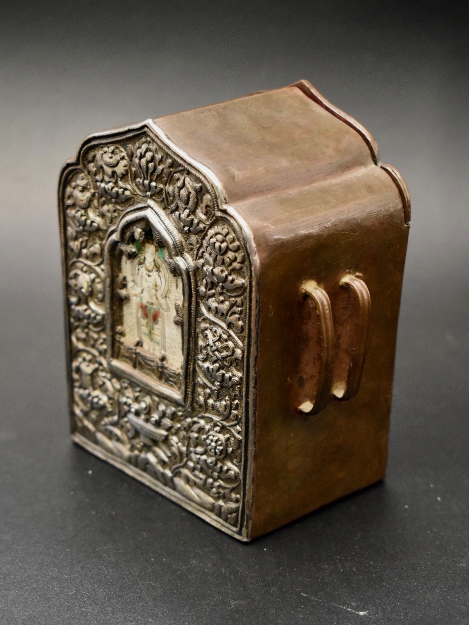 Antique Tibetan Silver Gau Box. | Hart
