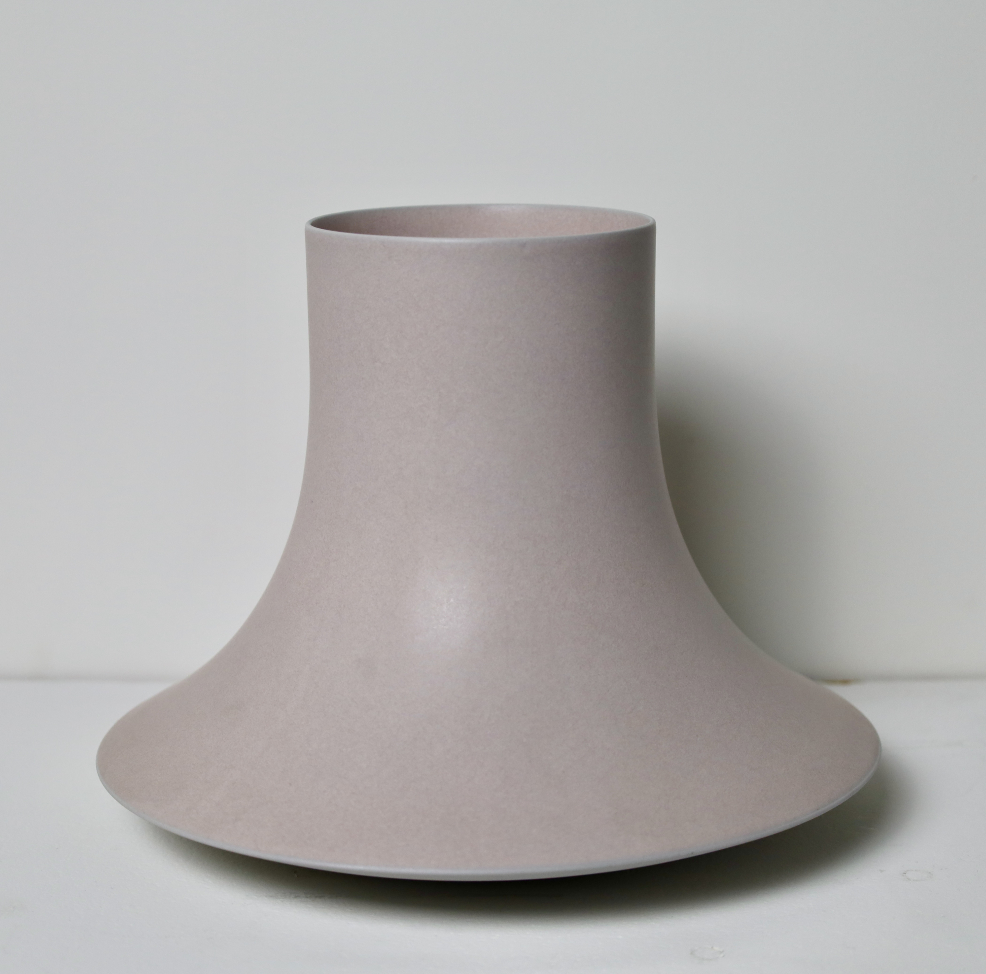 Geert Lap, stoneware, grey glazed, 1985 - Geert Lap | Kunstconsult