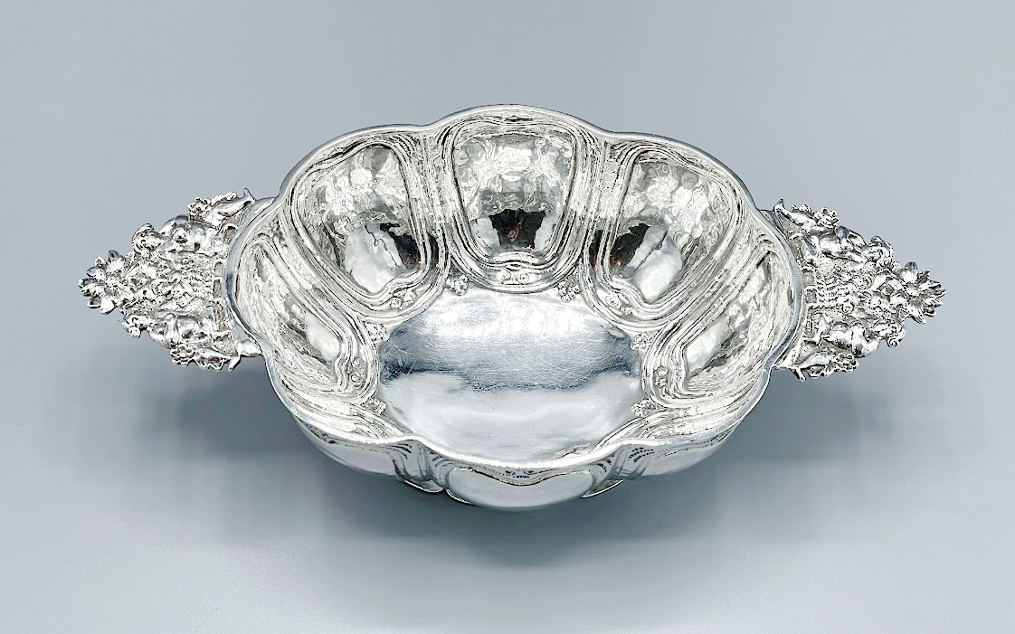 A Dutch silver brandybowl by Hotse Seerps Swerms | PH