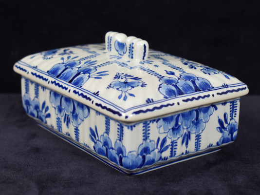 Very Rare Dutch Blue & White Royal Delft Hand Painted Box with Cover ...