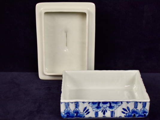 Very Rare Dutch Blue & White Royal Delft Hand Painted Box with Cover ...