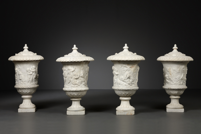 Four Dutch Louis XIV sculptural marble vases | Kollenburg Antiquairs