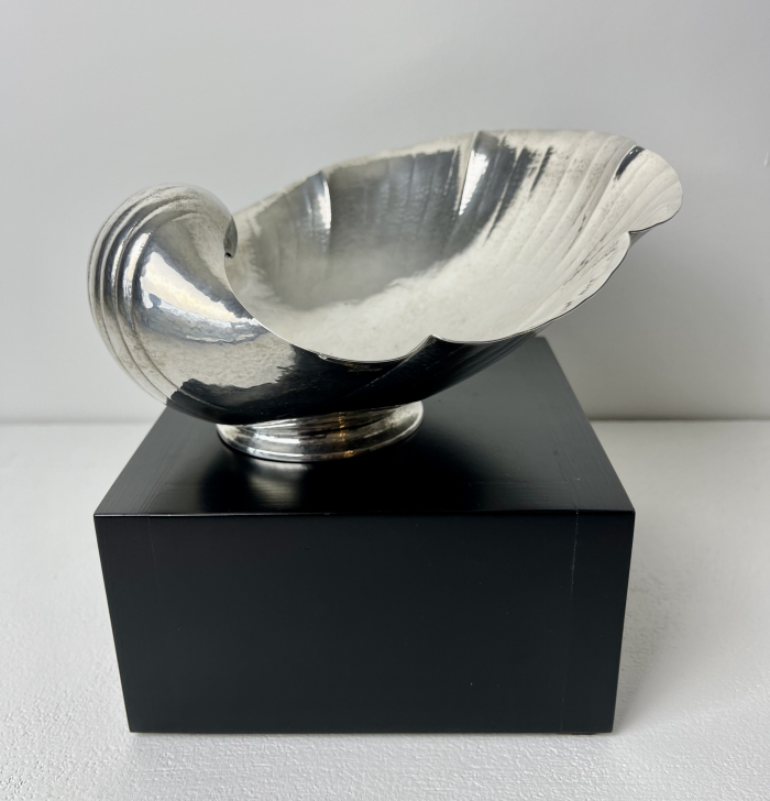 M. Lauweriks, Silver shellform saucer, executed by Frans Zwollo sr. for ...