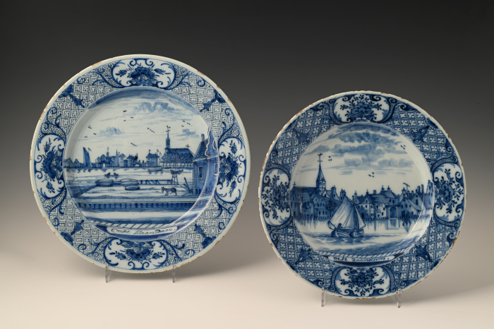 A pair of Delftware plates | Limburg